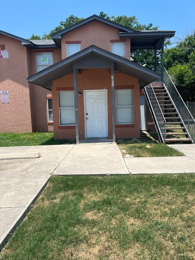 7577 Windsor Oaks - 7577 Windsor Oaks San Antonio TX 78239 | Apartment ...