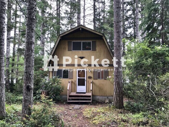 2 Bed Waterfront Cabin on Lake Symington - 13573 NW Coho Run Bremerton ...