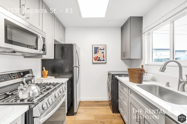 Newly Updated NELA 2 Bed/ 1.5 Bath | Two S... - 3338 Andrita St Los ...