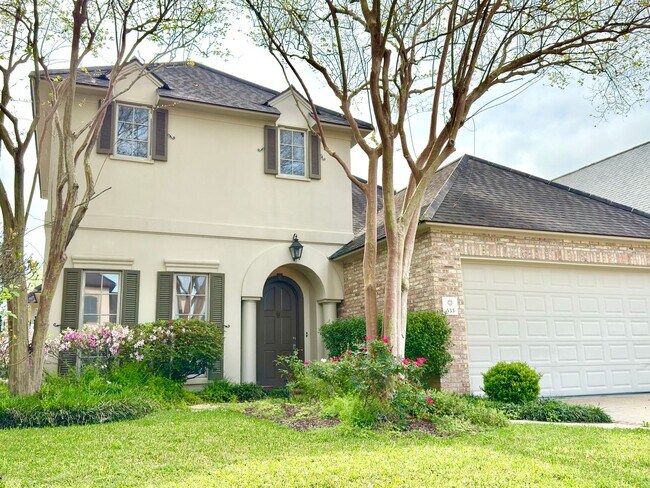 Waterfront Luxury in Lakes at Highland - 535 Lake Villa Dr Baton Rouge ...