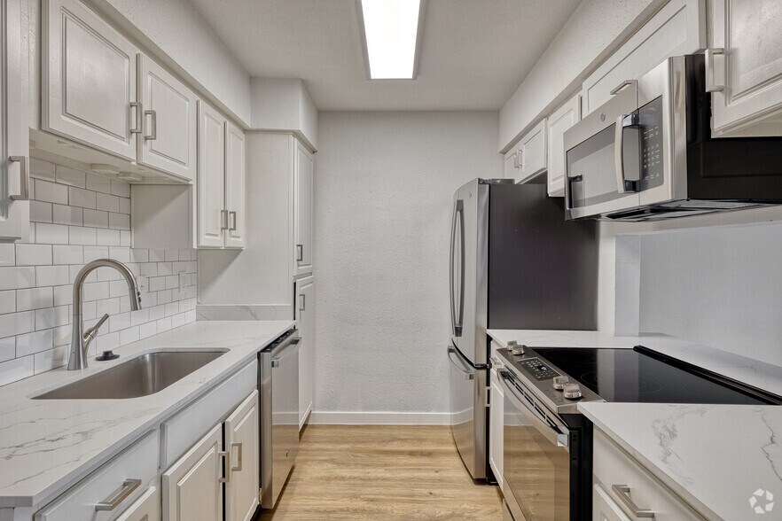 Mission James Place - 4009 Victory Dr Austin TX 78704 | Apartment Finder