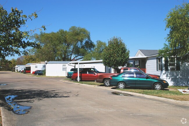 Oakwood Cove - 14311 Skyfrost Dr Dallas TX 75253 | Apartment Finder