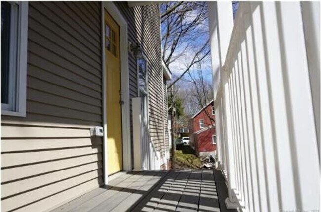 rent to own recently renovated - 19 N Cliff St Norwich CT 06360 ...