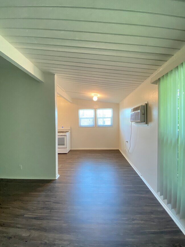 11909 Vanowen St - 11909 Vanowen St North Hollywood CA 91605 ...