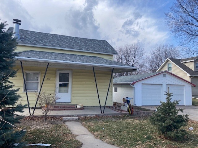 1308 Dodd St - 1308 Dodd St Wood River NE 68883 | Apartment Finder