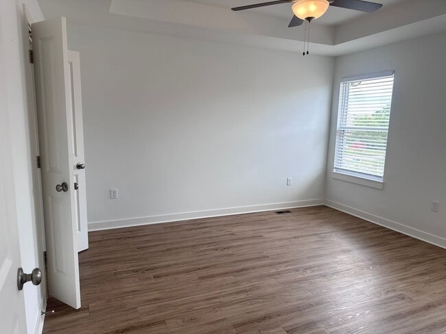 4 Bed | 3 Bath | 1 Car Garage Duplex in Kansas City - 3808 NW 93rd St ...