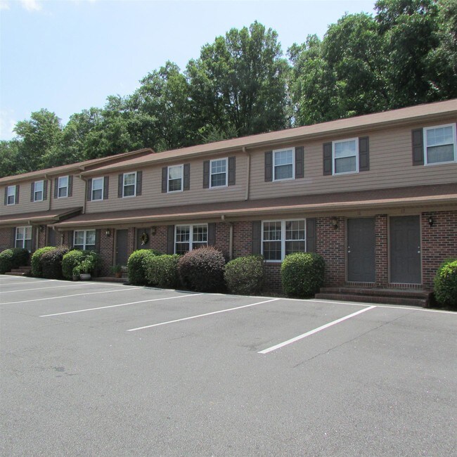 Oak Tree - 115 Babb St Fountain Inn SC 29644 | Apartment Finder