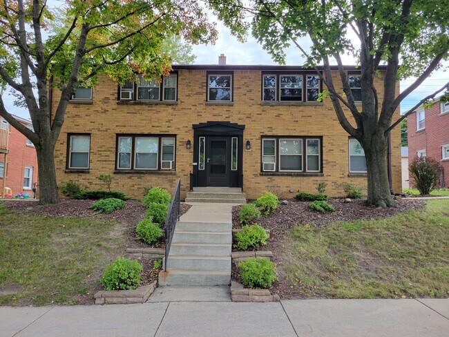4825 W Oklahoma Ave - 4825 W Oklahoma Ave Milwaukee WI 53219 ...