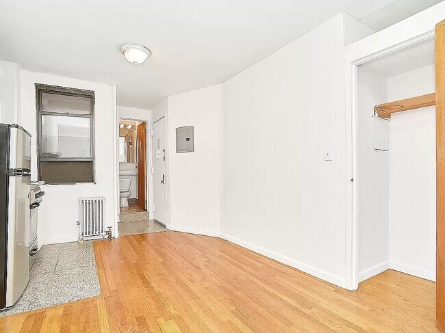 249 E 10th St - 249 E 10th St New York NY 10009 | Apartment Finder