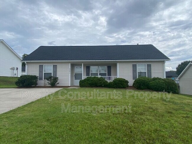 2464 Shadow Valley Rd - 2464 Shadow Valley Rd High Point NC 27265 ...