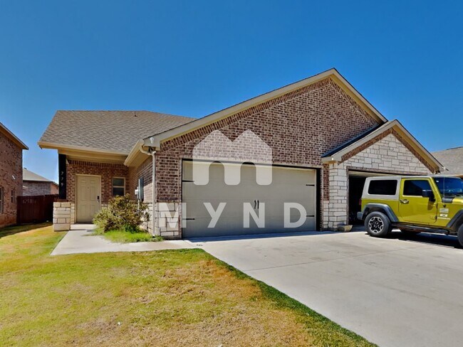 739 Rolling Terrace Circle - 739 Rolling Terrace Cir Granbury TX 76049 ...