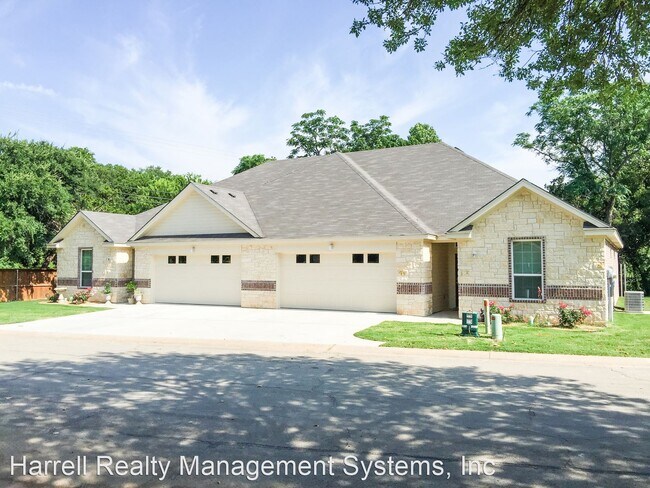 3 br, 3 bath House - 2911 Savannah Court - 2911 Savannah Ct Waco TX ...