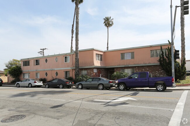 Parkview Manor - 1030 W 9th St Oxnard CA 93030 | Apartment Finder