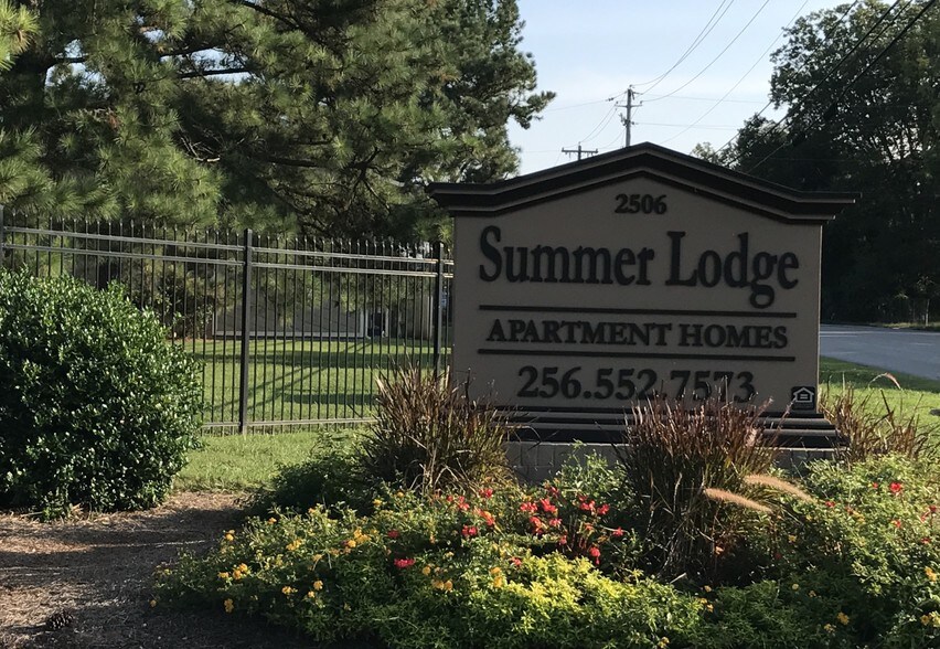 Summer Lodge Apartments - 2506 Spring Ave Decatur AL 35601 | Apartment ...
