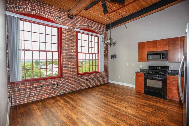 470 Silver St - 470 Silver St Manchester NH 03103 | Apartment Finder