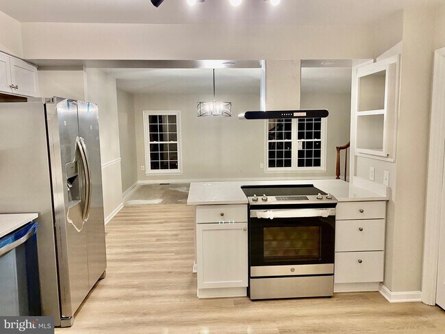 6643 Green Ash Dr - 6643 Green Ash Dr Springfield VA 22152 | Apartment ...