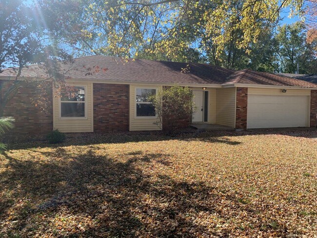 Newly Updated 3 Bedroom 2 Bath Home in the... - 2848 E Portland St ...
