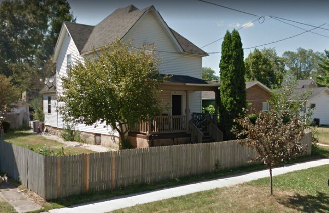 746 Hackett St - 746 Hackett St Beloit WI 53511 | Apartment Finder