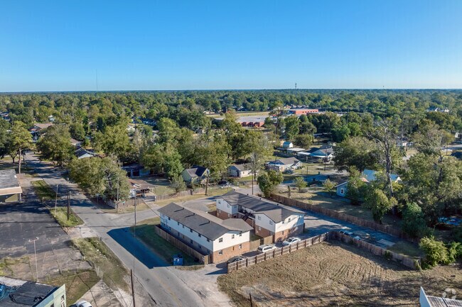 Primrose Apts - 2575 Primrose St Beaumont TX 77703 | Apartment Finder