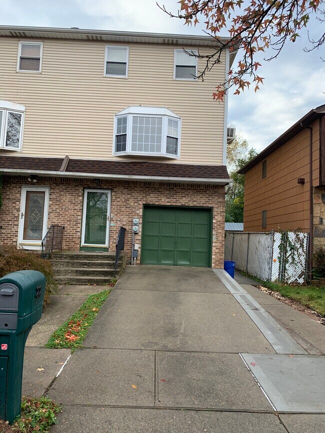 22 Luke Ct - 22 Luke Ct Staten Island NY 10306 | Apartment Finder