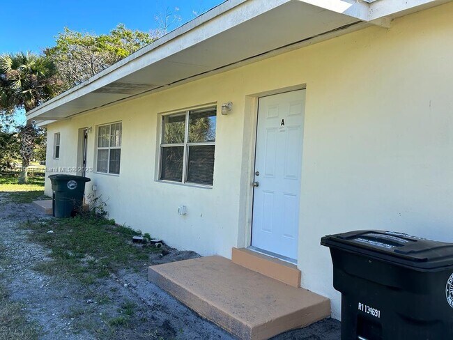 708 N 14th St - 708 N 14th St Fort Pierce FL 34950 | Apartment Finder