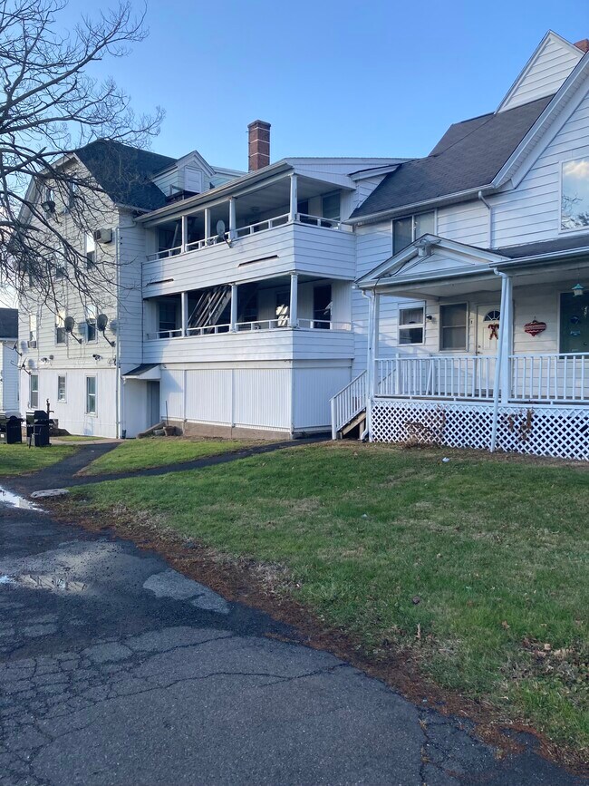 409 Main St - 409 Main St Cromwell CT 06416 | Apartment Finder