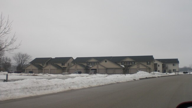 Sommerset Apartments - 601-603 Sommerset Rd Spring Green WI 53588 ...
