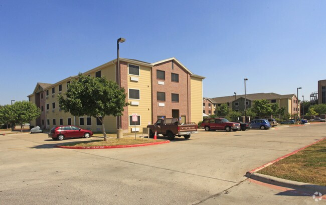 Spring Terrace - 7101 N Interstate 35 Austin TX 78752 | Apartment Finder