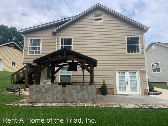 5 br, 3.5 bath House - 2109 Adams Farm Par... - 2109 Adams Farm Pkwy ...