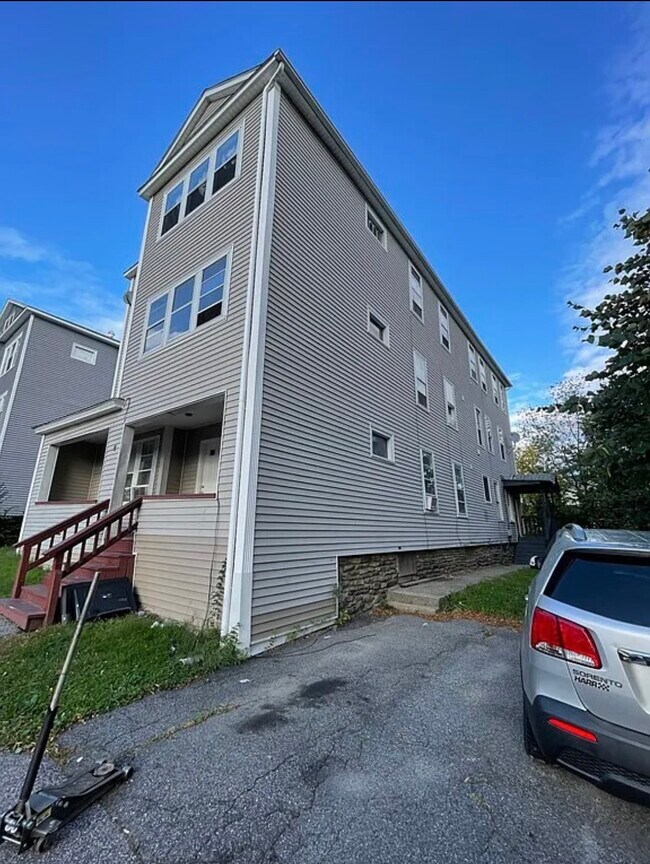 9 Loxwood St - 9 Loxwood St Worcester MA 01604 | Apartment Finder