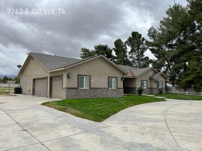 4BD/ 2BTH SINGLE STORY RANCH STYLE HOME IN... - 9242 AVENUE T4 Ave ...
