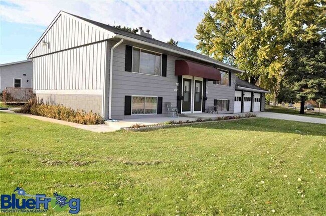 1075-1075 Gillingham Rd - 1075-1075 Gillingham Rd Neenah WI 54956 ...