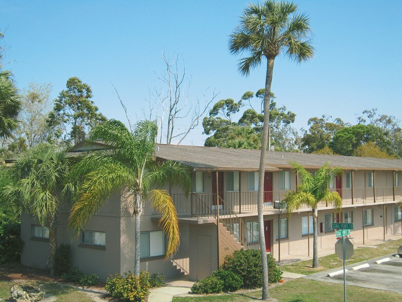 BellaSol Apartments - 1200 Signal Pointe Cir Sarasota FL 34237 ...