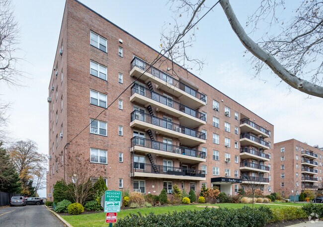 Cryder Point Co-op - 16201 Powells Cove Blvd Whitestone NY 11357 ...