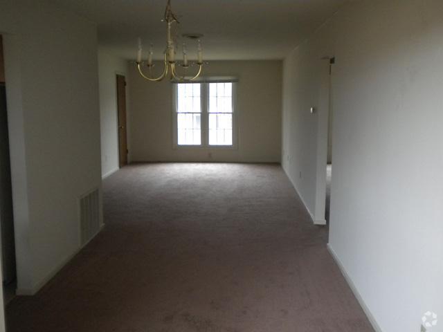 Sand Spring Apartments - 4101 Sand Spring Rd Schnecksville PA 18078 ...