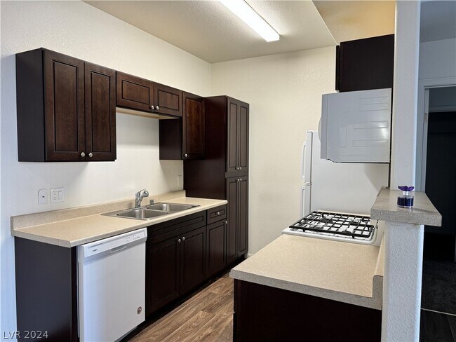 3318 N Decatur Blvd - 3318 N Decatur Blvd Las Vegas NV 89130 ...