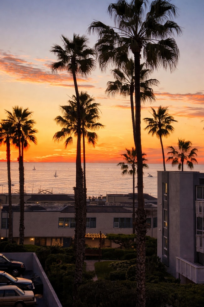 Top-Floor Oceanview Studio with Private Balcony - Redondo Beach Pier in ...