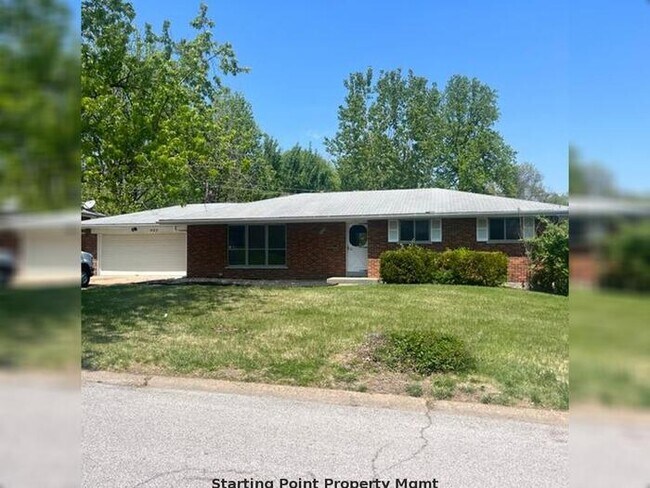 909 Cadora Dr. - 909 Cadora Dr St. Louis MO 63137 | Apartment Finder