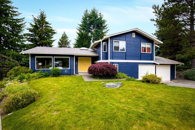 Updated Home with Beautiful Outdoor Space ... - 16001 NE 99th St ...