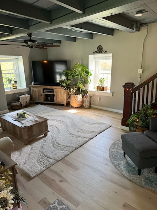 Modern Farmhouse Retreat - 3668 Church View Rd Emmaus PA 18049 ...