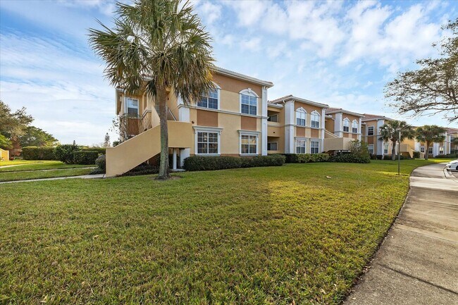 Nicely updated 2/2 unit available now for ... - 1040 Villagio Cir ...