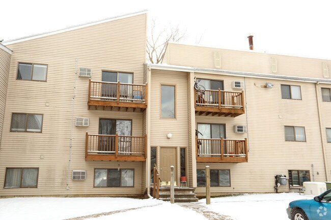 Holt Manor Apartments - 2371 Aurelius Rd Holt MI 48842 | Apartment Finder