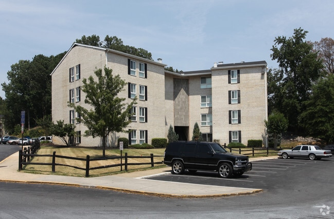 Imperial Gardens 3900 Regency Pky Suitland Md 20746 Apartment Finder