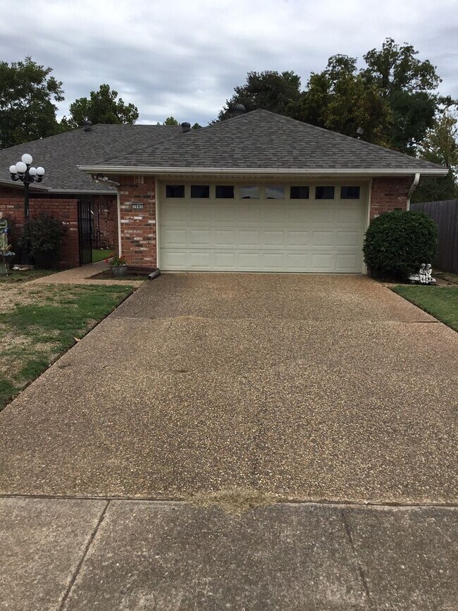 WONDERFUL 2/2 PATIO HOME. UNIVERSITY TERRACE. - 7645 University Dr ...