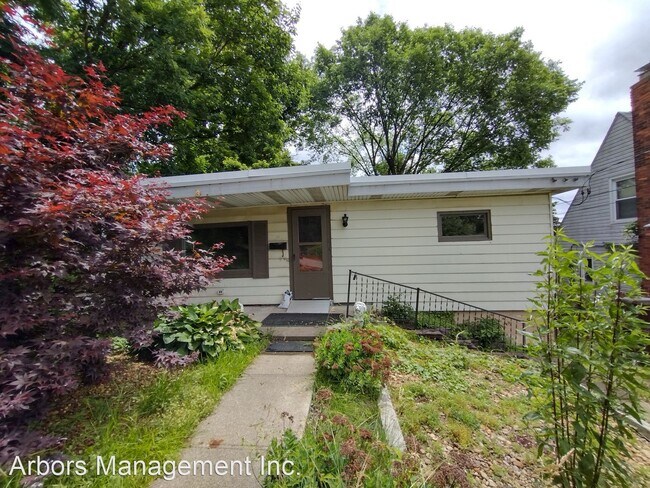 1 br, 1 bath House - 301 Longview Ave - 301 Longview St North ...