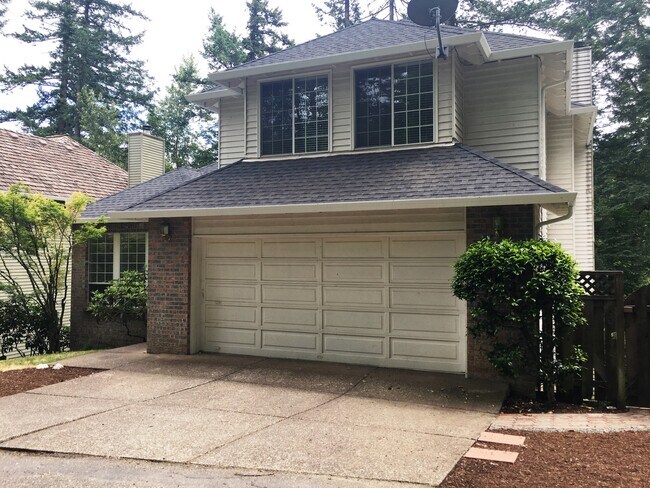 Spacious SW Portland Home With Brand New C... - 4233 SW Comus St ...