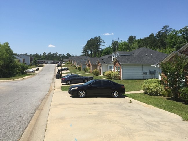 Legacy Mills Townhomes/Duplexes - 250 Legacy Way Milledgeville GA 31061 ...