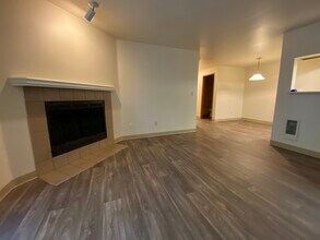 Ballinger Commons - Shoreline, WA | Apartment Finder