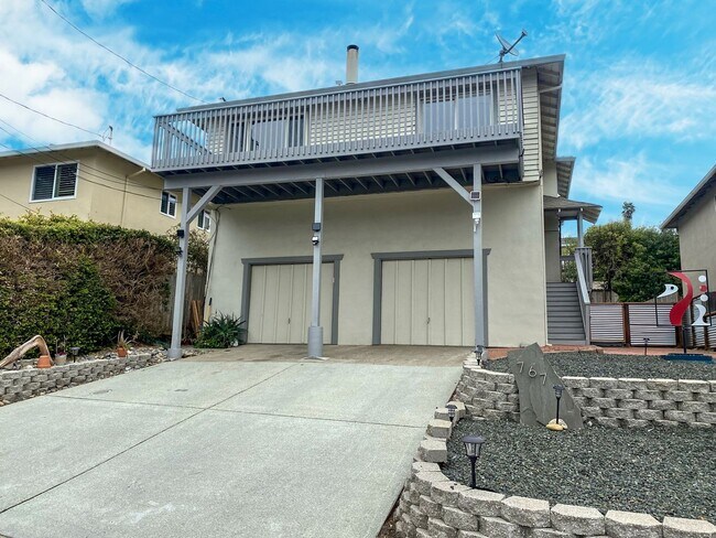 Executive Beach House - ALL UTILITIES INCL... - 767 Kelmore St Moss ...