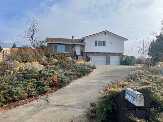 Great Views from this Split Level Three... - 5715 Ethel Way Carson City ...
